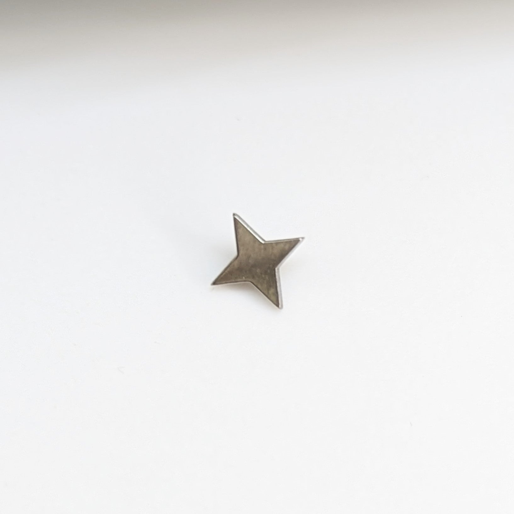 Simple star – Ink Factory Tattoo Roma