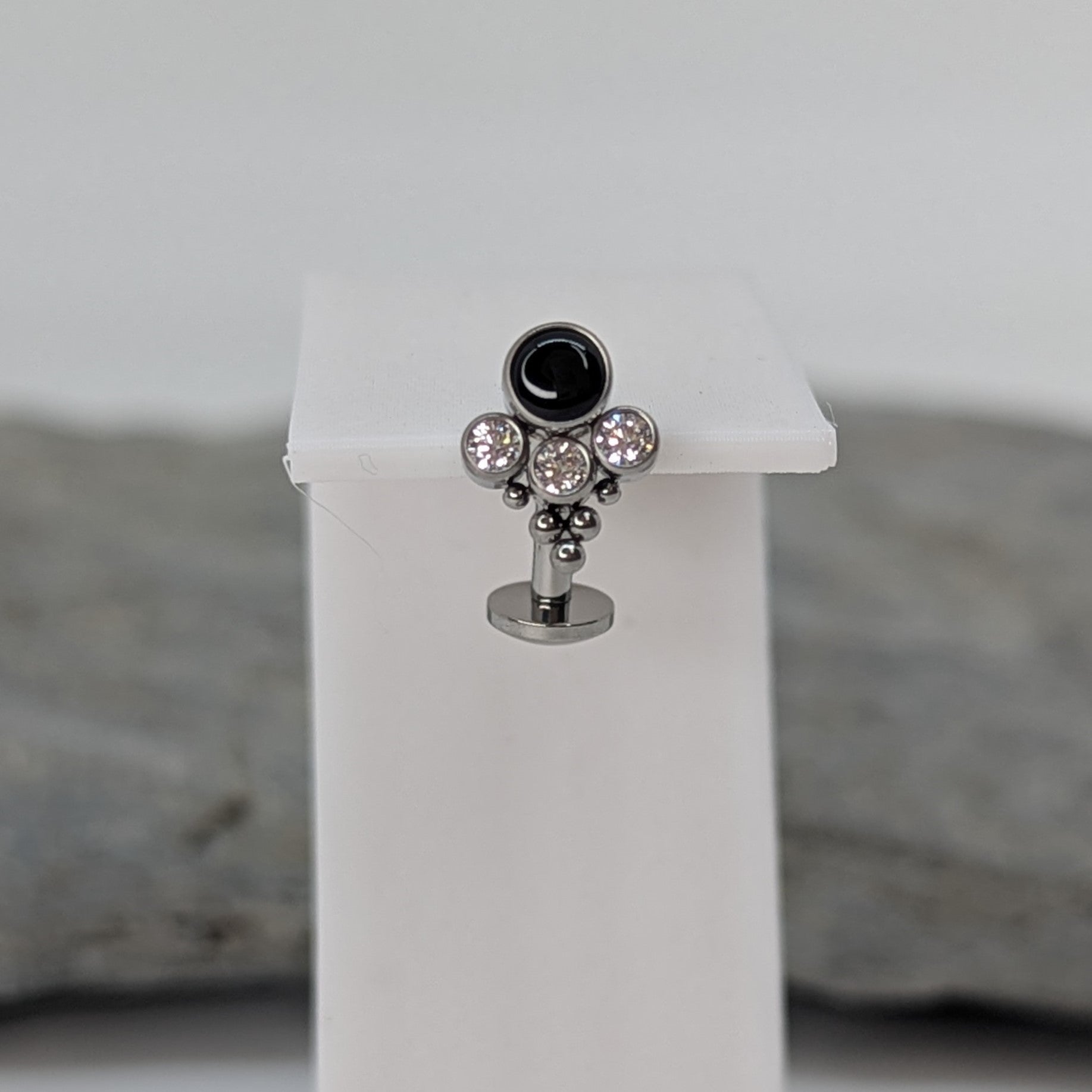 Ornamental floating navel bar – Ink Factory Tattoo Roma